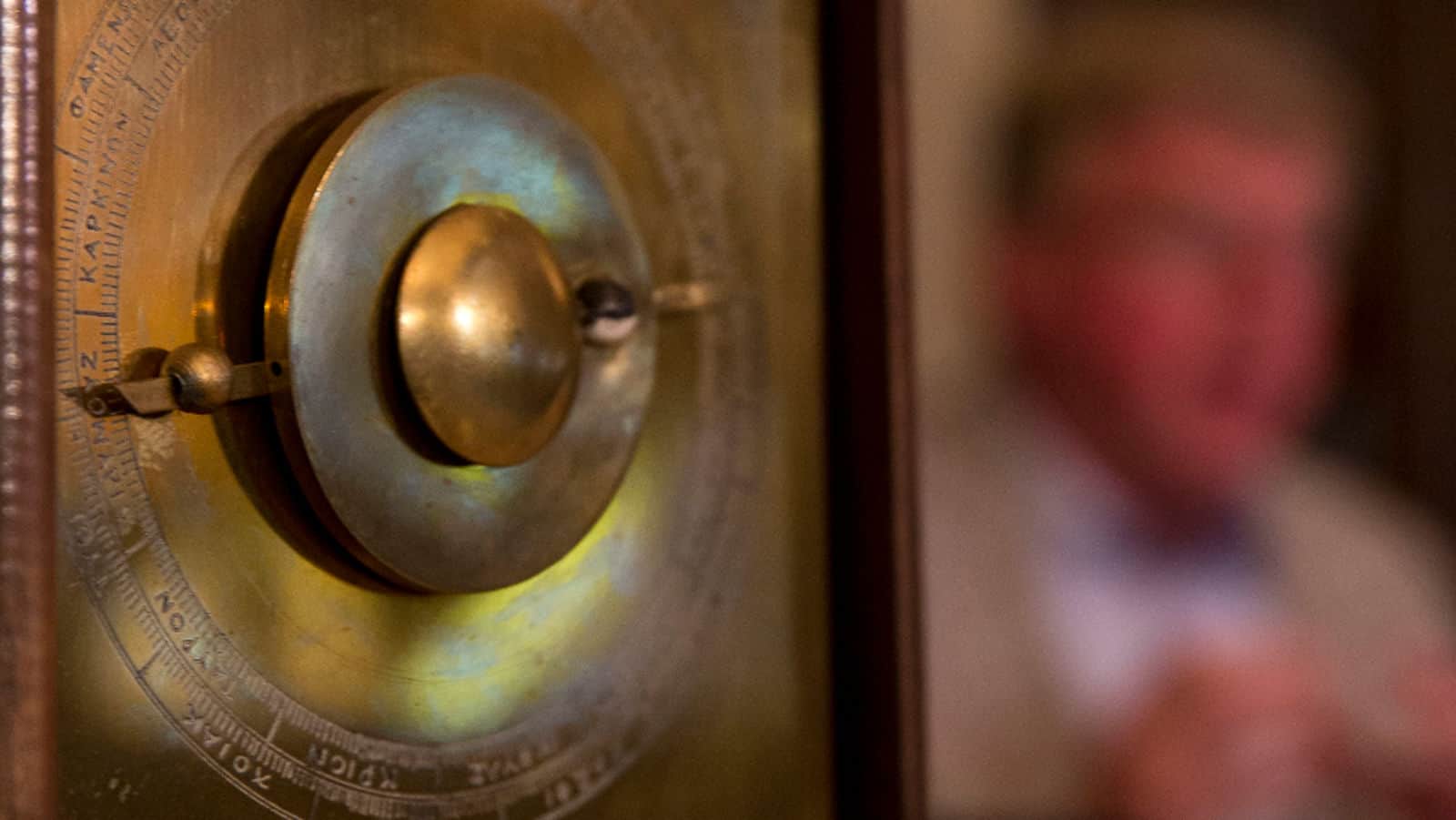 The world's oldest computer: A 2,100-year-old device used as a 'guide ...